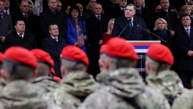 Milorad Dodik i Vladimir Putin: O odlikovanju i posetama Rusiji - BBC ...