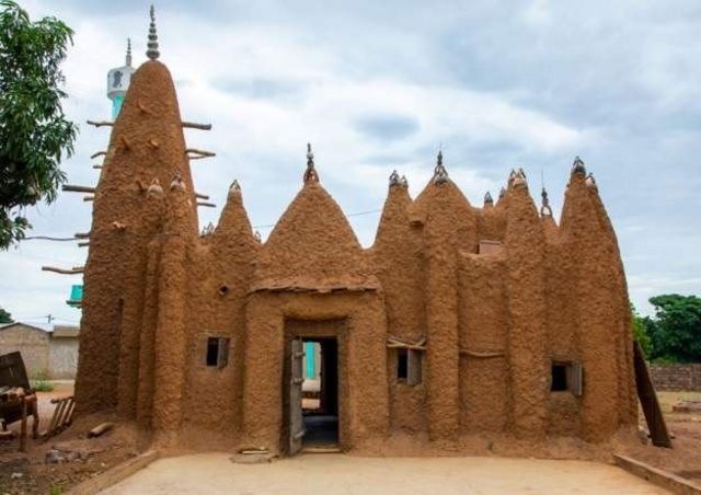 Misikiti 8 ya zamani iliosaidia kusambaza Uislamu yawekwa katika ...