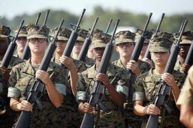 Trump minta Mahkamah Agung larang transgender jadi tentara AS - BBC ... Trump minta Mahkamah Agung larang transgender jadi tentara AS - BBC ...