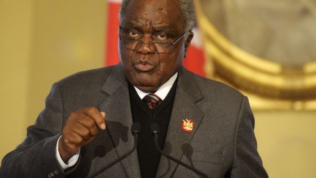 Ami Ẹyẹ Ibrahim: Ellen Sirleaf gba ami ẹyẹ oludari ni Africa - BBC News ...