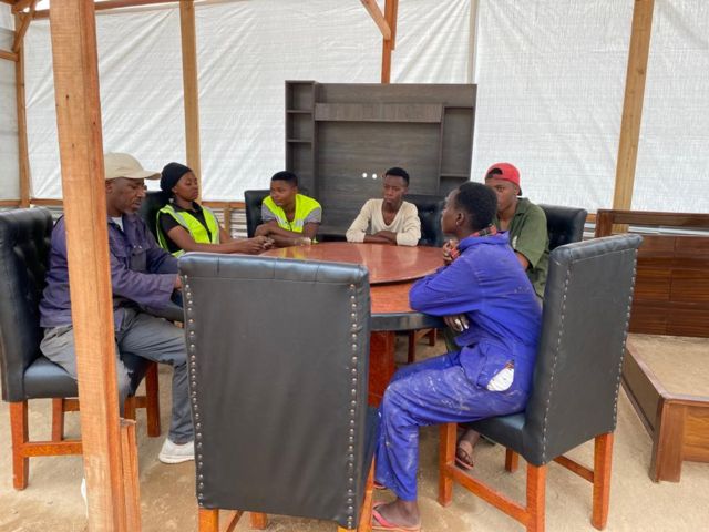 Iby'abanseka ntabwo mbitindaho – Umukobwa w'umubaji mu Rwanda - BBC ...