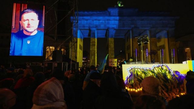 Акции солидарности в поддержку Украины в разных странах Фото Bbc