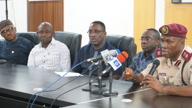 President Buhari visit Lagos: Goment don do u-turn decide not to close ...