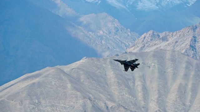 भारत-चीन सीमा: गलवान घाटी की ताज़ा सैटेलाइट तस्वीर क्या कहती हैं? - BBC ...