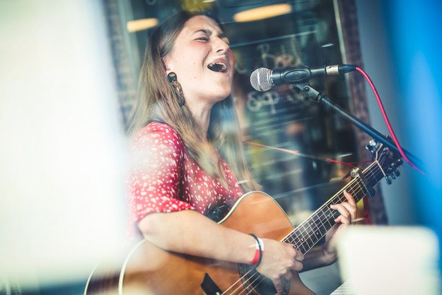 Lluniau: Sesiwn Fawr Dolgellau 2019 - BBC Cymru Fyw