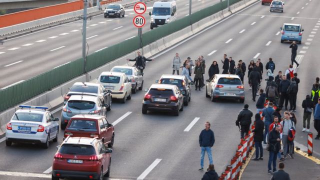 Protesti u Srbiji: U Beogradu nove demonstracije zbog nasilja u zemlji ...