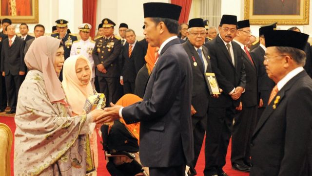 Pahlawan Nasional: Mengapa Gus Dur dan sejumlah tokoh terus luput dari gelar itu - BBC News ...