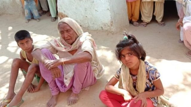 ఇండియా లాక్‌డౌన్: రేషన్ కోసం లైన్‌లో నిల్చున్న మహిళ మృతి - BBC News తెలుగు