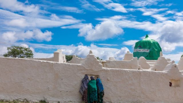 Waa'ee Dirree Sheek Huseen (Anaajinaa) wantoota beekuu qabdan torba ...