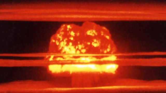 Hladni rat: Suludi plan da se detonira nuklearna bomba na Mesecu - BBC ...