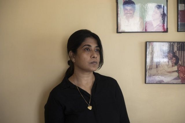 Covid : मृतांच्या आठवणी जिवंत ठेवण्यासाठी संघर्ष करणारी भारतीय महिला ...