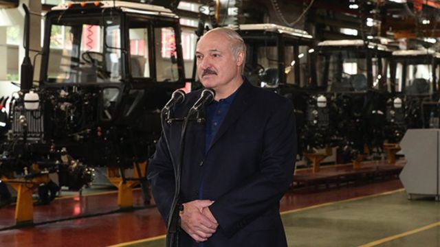Просто надели белые платья и взяли цветы. Почему главной силой ...