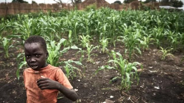 Ambaliya ta kora mutane wurin da aka binne bama-bamai a Sudan ta Kudu ...