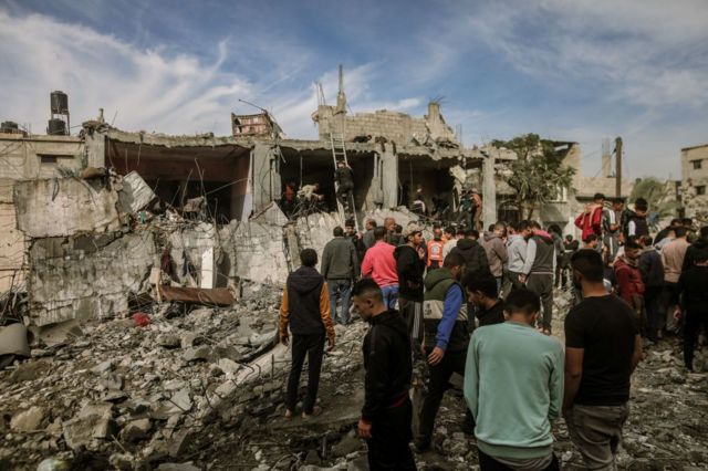 د ملګرو ملتونو امنیت شورا په غزه کې د اوربند لپاره رایه اچوي - BBC News ...