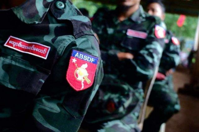 အောက်တိုဘာ ၁၇ ရက်ထိပ်တန်းသတင်းများ - ထိုင်းရောက်မြန်မာဒုက္ခသည်တွေ အလုပ်လုပ်ခွင့်နဲ့ ပညာသင်ခွင့ ...