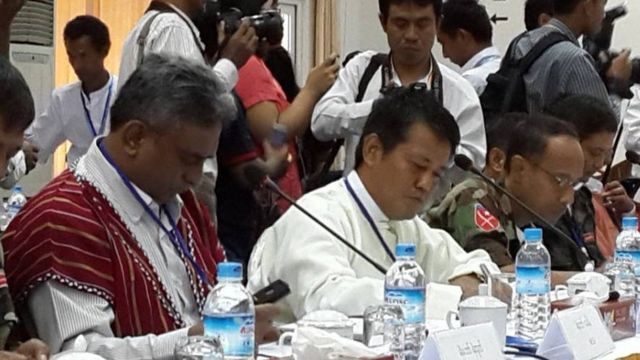 ABSDF မြောက်ပိုင်း အဖွဲ့ဝင်တွေကို ခလရ ၁၅ ထဲ ခေါ်ဆောင်သွား - BBC News မြန်မာ