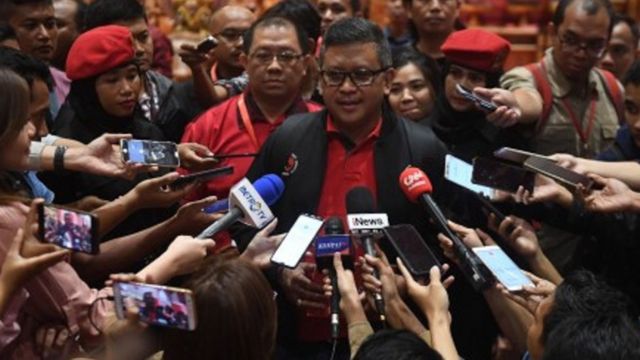 Komisioner KPU tersangka, KPK berencana periksa Sekjen PDIP Hasto Kristianto - BBC News Indonesia