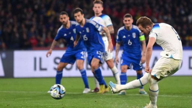 A wannan ranar a 2015 Kane ya fara ci wa Ingila kwallo - BBC News Hausa