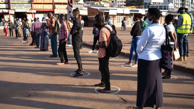 Rwanda - Covid: Ingendo zihuza uturere zahagaritswe, yari kuba ‘Guma mu ...