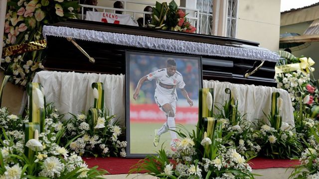 Prévenir Les Crises Cardiaques Dans Le Football Bbc News Afrique