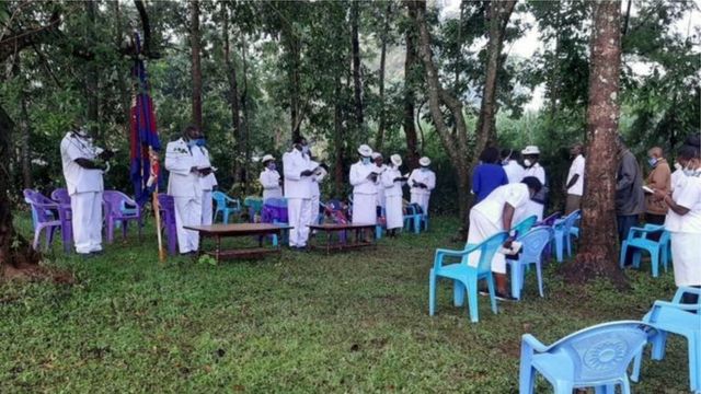 فيروس كورونا: "دفنت ابن عمي وأقمت مراسم جنازته في فيسبوك لايف" - BBC ...