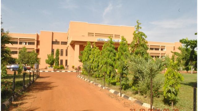 Mobolaji Johnson: Yàtọ̀ sí Onikan stadium, wo àwọn dúkìá ìlú tí a fi sọ ...