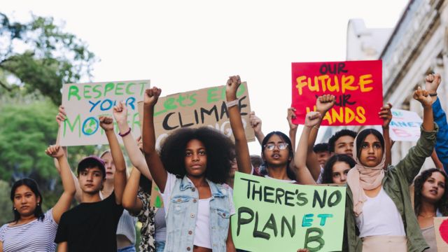 Aktivisme Generasi Z: Mengubah Dunia Sejak Usia Muda - BBC News Indonesia
