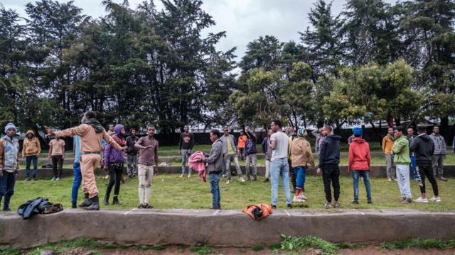 Siyaasa Ummata Amaaraa: Waa'ee hidhattoota Faannoo gaaffiiwwan shan ...