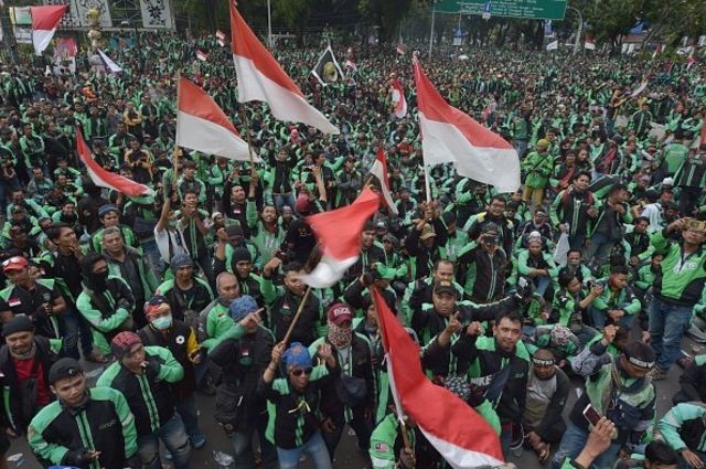 Ojol: Massa pengemudi ojek online bawa paksa jenazah bayi, sejauh mana kekuatan mereka bisa ...