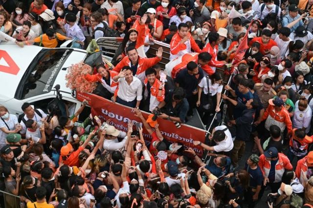 อดีตแกนนำกลุ่มพันธมิตรฯ ชี้ทักษิณกลับมาไม่มีความหมาย-เพื่อไทยกลายเป็นพรรค "อนุรักษนิยม" - BBC ...