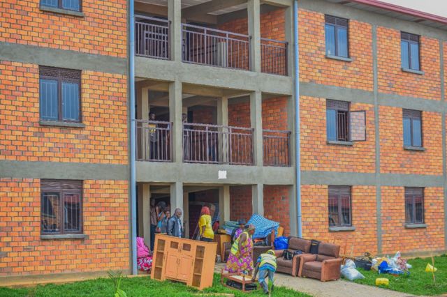 Rwanda - Kigali: Aba Kangondo na Kibiraro barimo gusenyerwa no kwimuka ...