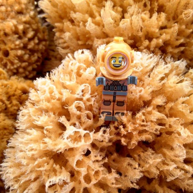 Lego turizam: Figurice „osvojile" Mesec i pravile krofne - BBC News na ...