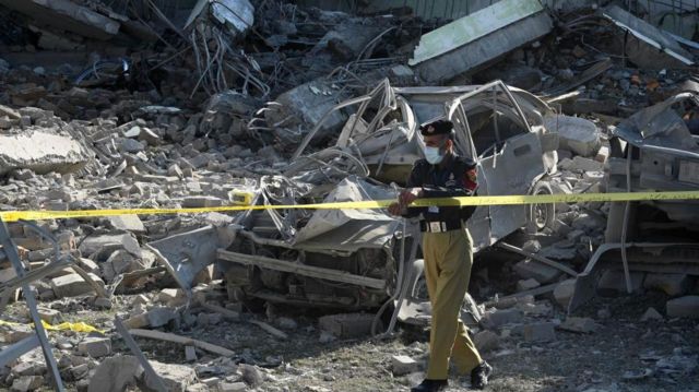 سوات دھماکہ: ’جو آخری لاش نکالی اس کا صرف ہاتھ ملا، باقی دھڑ کا کچھ پتا ...