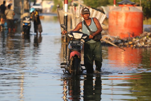 Banjir makin intens di Indonesia dan 'curah hujan makin ekstrem' tapi ...