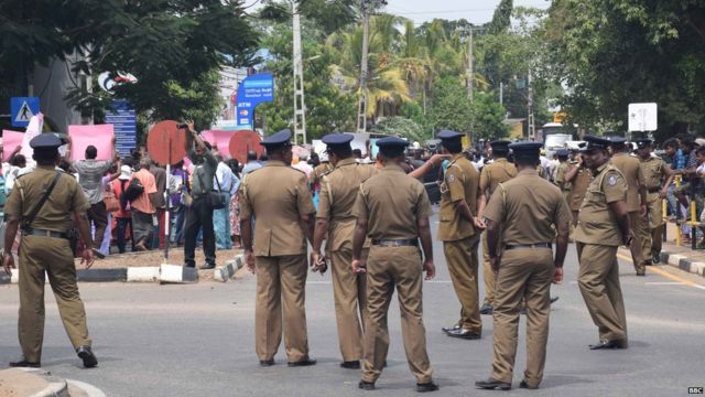 උතුරු පළාත් සභාව 'ආණ්ඩුවට පවරා ගන්න' - BBC News සිංහල