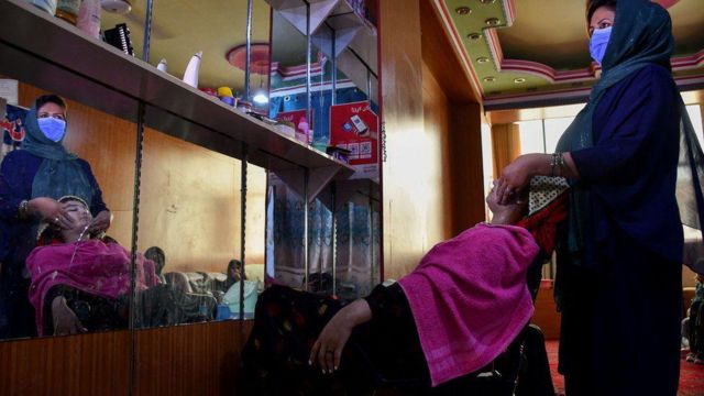 طالبان دستور بستن همه آرایشگاههای زنانه را صادر کردند Bbc News فارسی