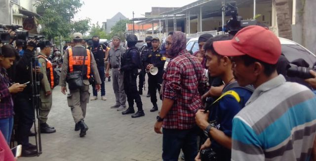 Terduga teroris yang tewas di Manukan adalah adik kandung pelaku di ... Terduga teroris yang tewas di Manukan adalah adik kandung pelaku di ...