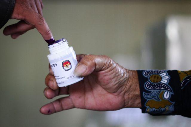 Kasus 'foto' Azwar Anas: Mengapa masyarakat lebih menyoroti isu 'moral perorangan ketimbang ...