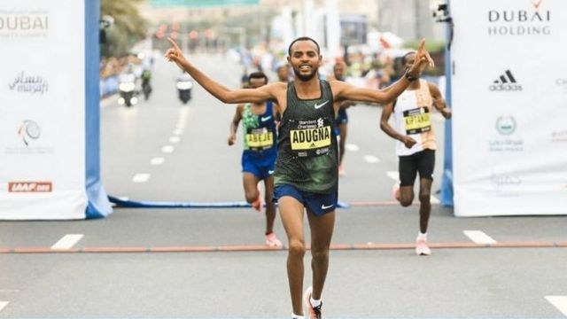 የዱባይ ማራቶን በኢትዮጵያውያን አትሌቶች የበላይነት ተጠናቀቀ - BBC News አማርኛ