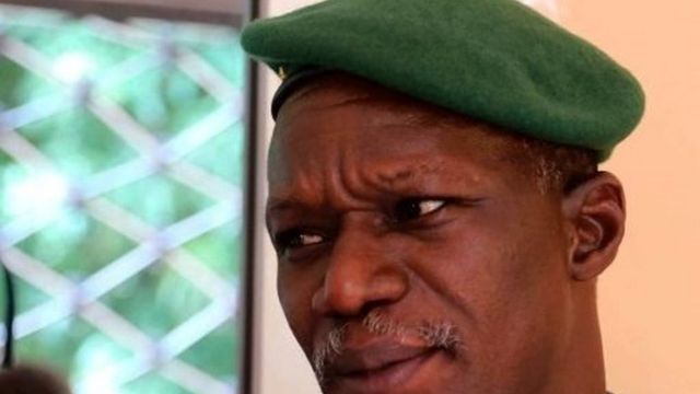 Des officiels de l'ONU visitent la force du G5 Sahel - BBC News Afrique