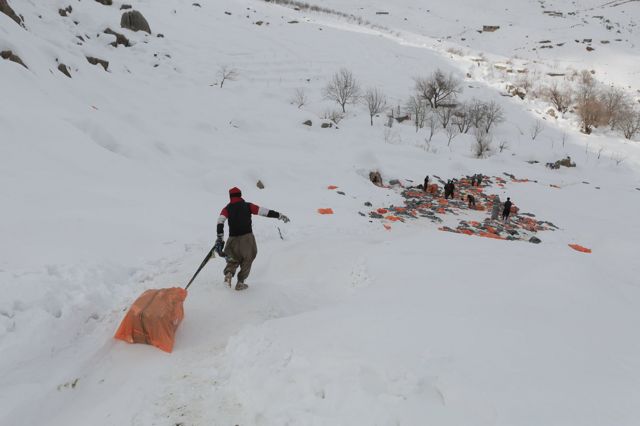 Iran, manjine i siromaštvo: Život kolbara u Iranskom Kurdistanu - nema ...
