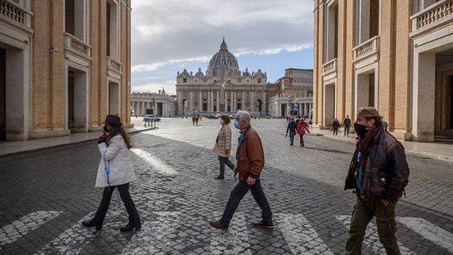 Covid-19: İtalya'da yeni dalga, yeni tedbirler - BBC News Türkçe
