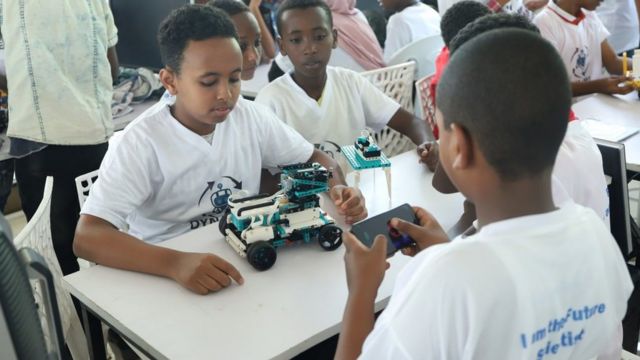 Shamarree Jimmaatti ijoollee tekonooloojiifi saayinsiin qaraa jirtu ...