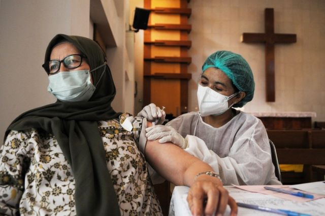 Vaksin Booster Pemerintah Wajib Sediakan Vaksin Halal Demikian