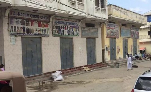 Dagaalka kaamirooyinka ka dhahsay ee dawladda iyo al-Shabaab ee saameeyay ganacsatada Muqdisho ...