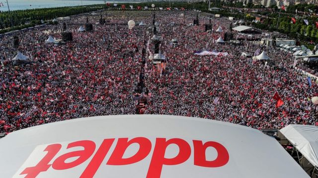 Dış basından ilk tepkiler: Muhalefetten Erdoğan'a mesaj - BBC News Türkçe Dış basından ilk tepkiler: Muhalefetten Erdoğan'a mesaj - BBC News Türkçe