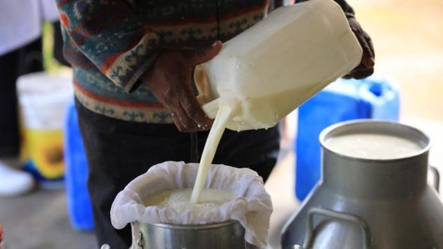 ATM za maziwa yawaomboa wafugaji wa Kilimanjaro. - BBC News Swahili