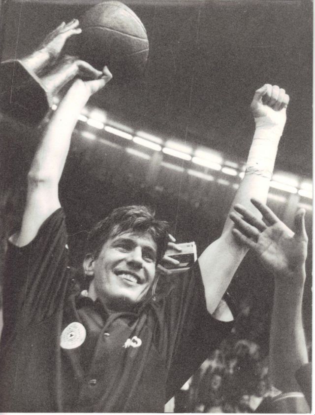 Milenko Savović, legendarni košarkaš Partizana: Panker pod obručima ...