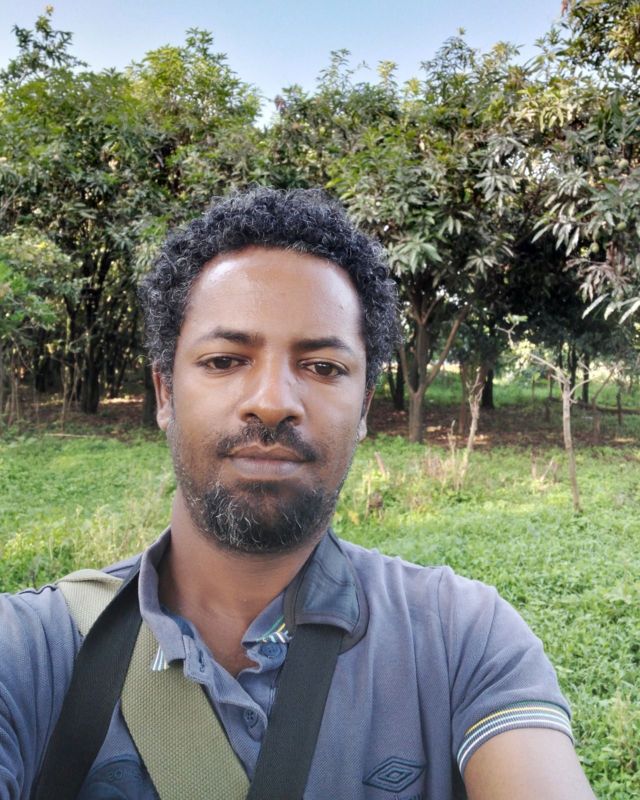 Lammii Itoophiyaa hojii isaa dhiisee simbirroo gaadee suuraa kaasu ...