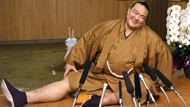 Jepang rayakan juara gulat sumo pertama dalam 19 tahun - BBC News Indonesia